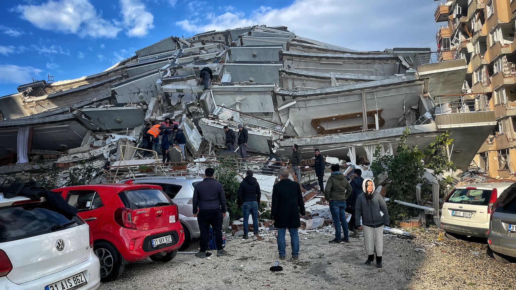 Turkey-Syria earthquake: Three British nationals missing, foreign ...