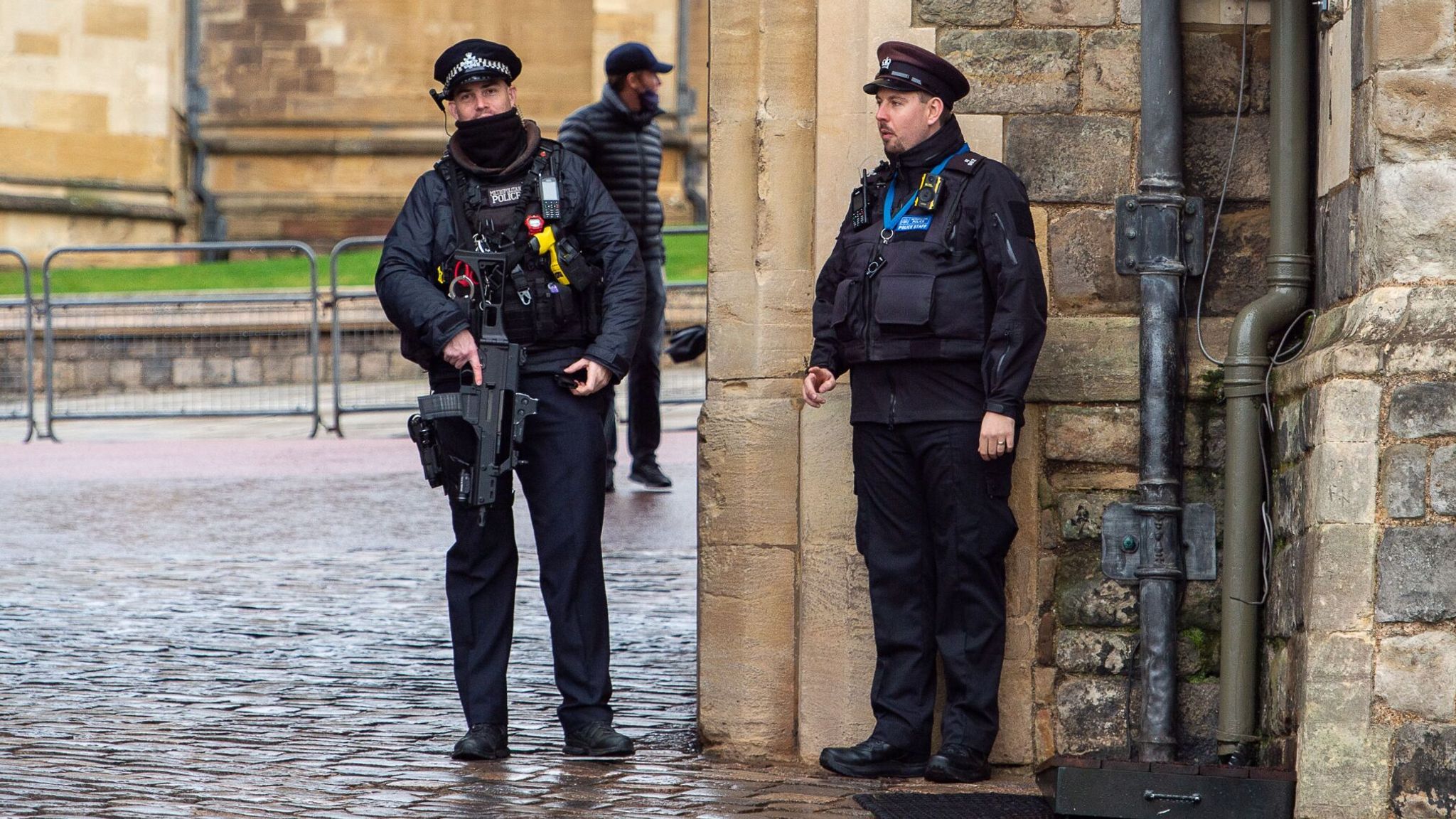 Man admits treason after breaking into grounds of Windsor Castle with ...