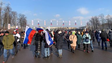 Patriotism and love for Putin at pro-war rally as Ukrainian children ...