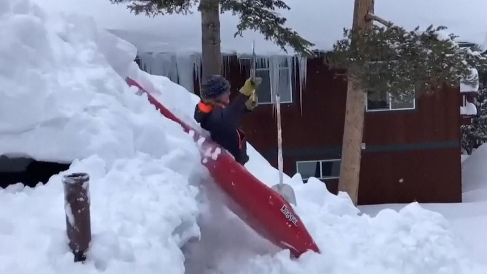 Footage shows northern California buried in snow | US News | Sky News