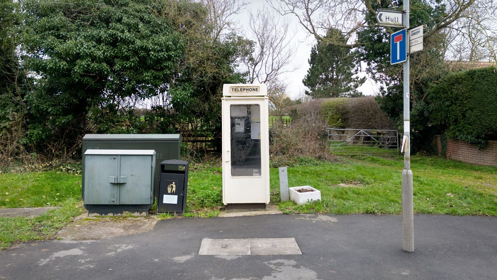 Cream-coloured phone boxes in Hull granted listed status | UK News ...