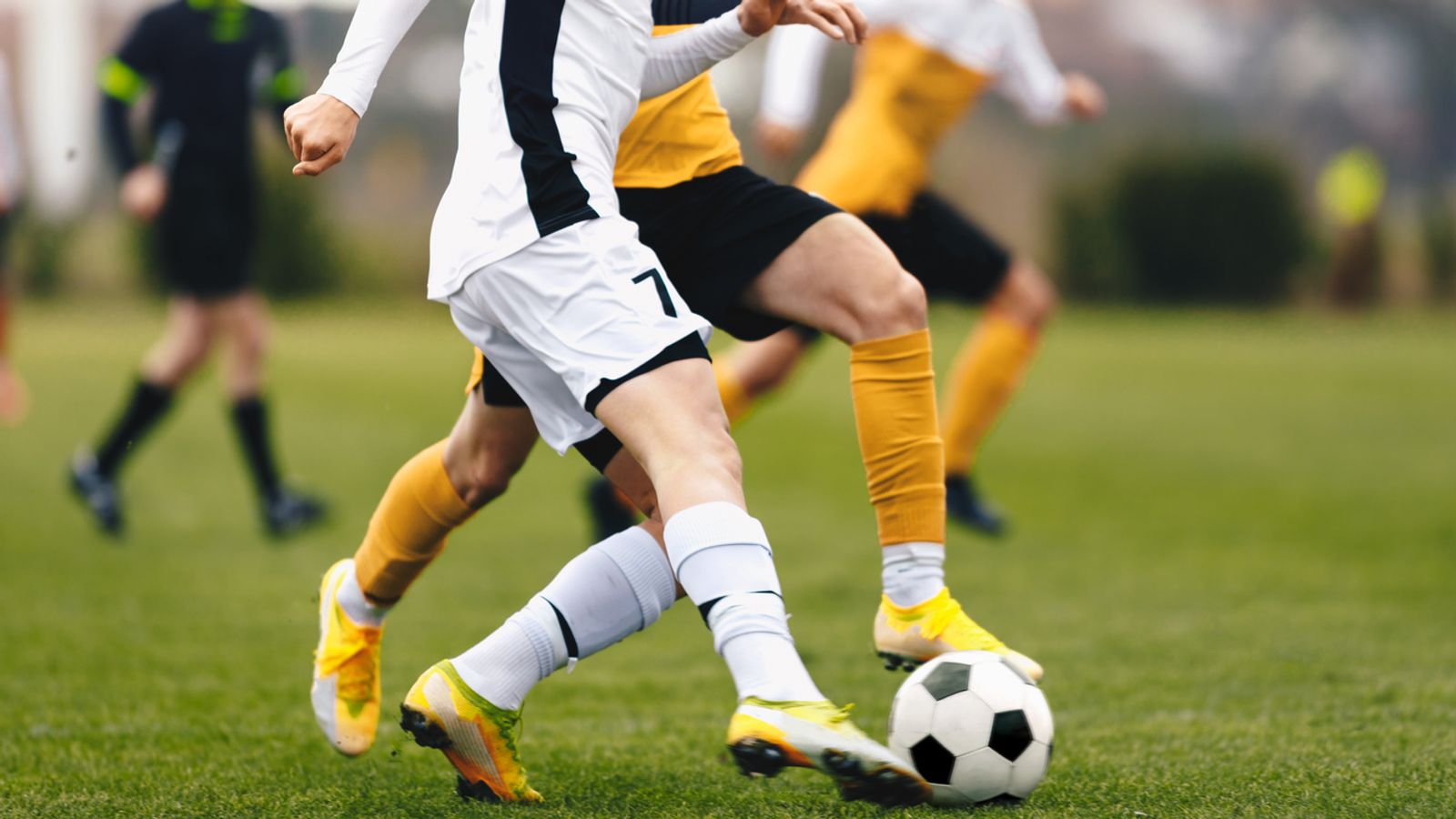 Footballers at increased risk of developing dementia, study finds ...