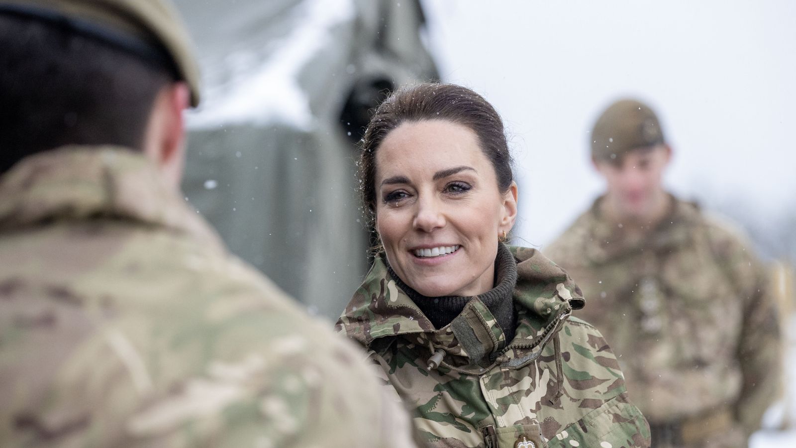 Princess of Wales braves the snow on exercise with Irish Guards | UK ...