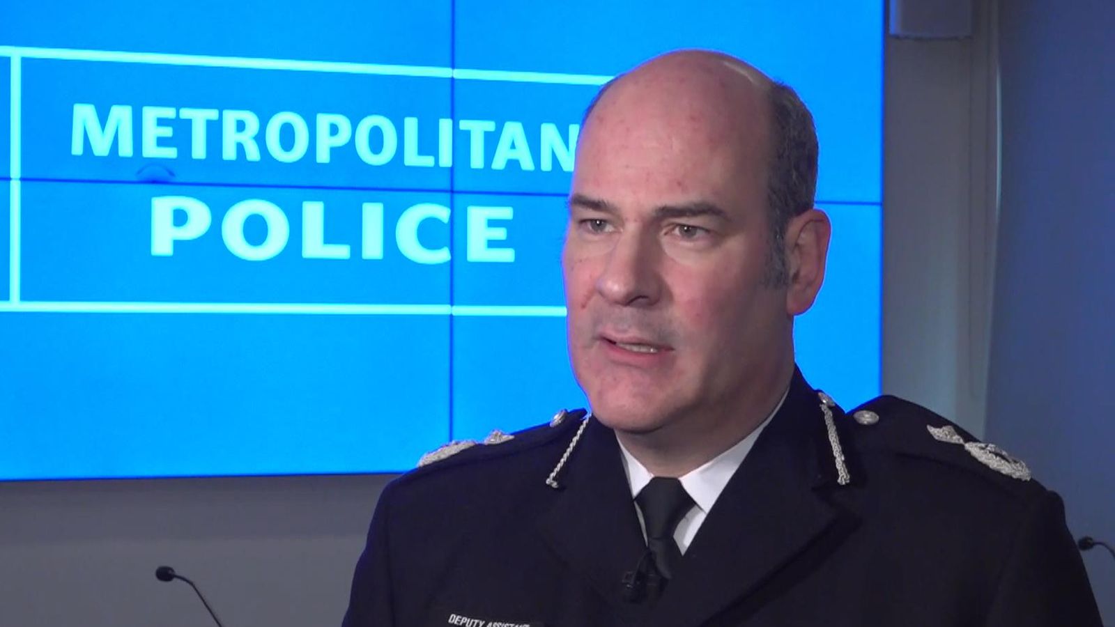 Wayne Couzens: Met Police apologises for not arresting Sarah Everard's ...