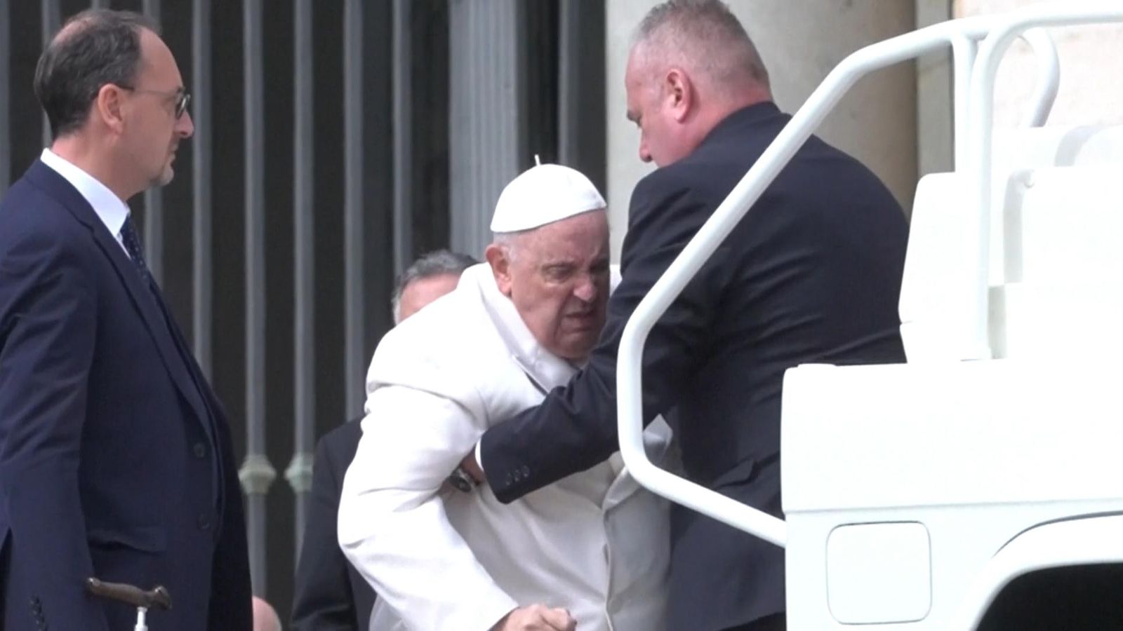 Pope Francis has been admitted to hospital with breathing difficulties ...