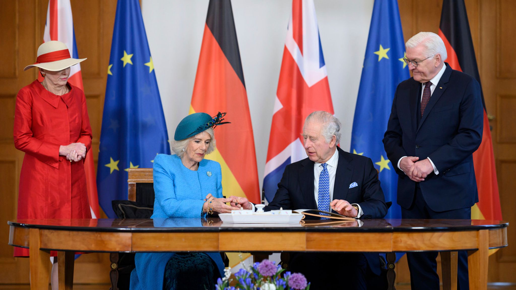 King pledges to 'strengthen connections' between UK and Germany in ...