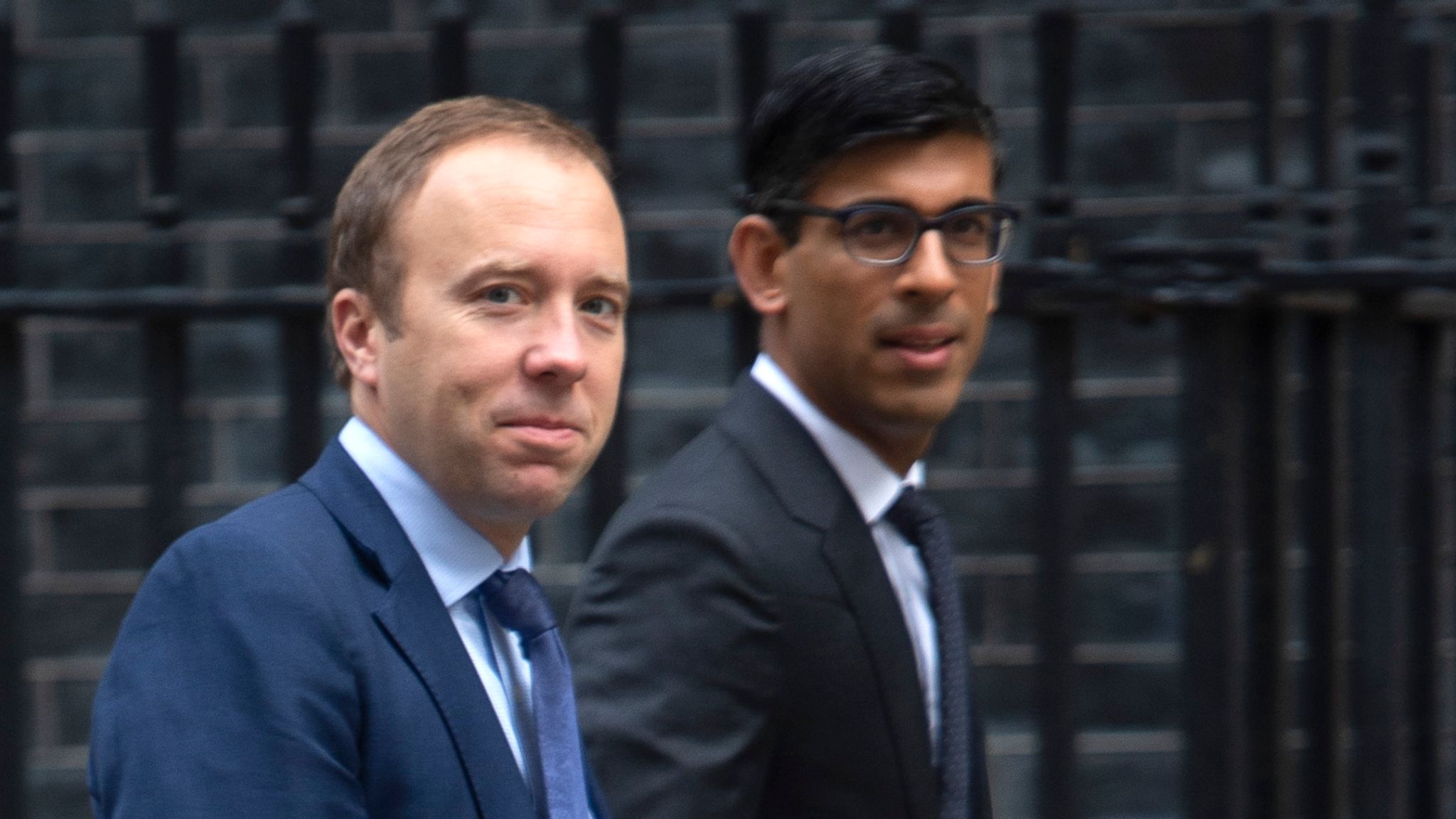 'How the f*** did anyone photograph that?' - Leaked messages show ...