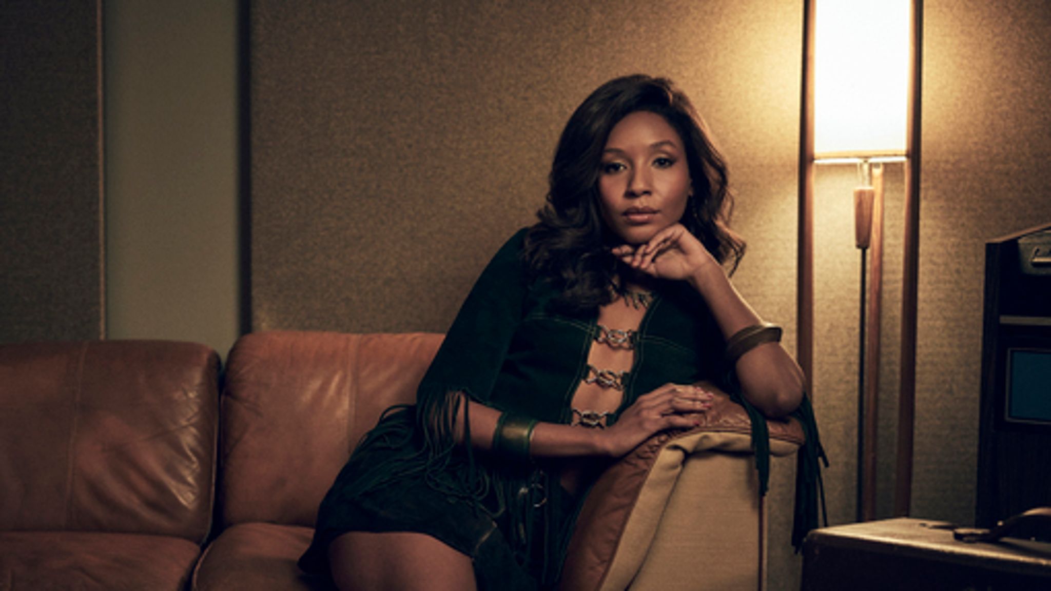 Daisy Jones And The Six: Sam Claflin and Camila Morrone speak to Sky ...