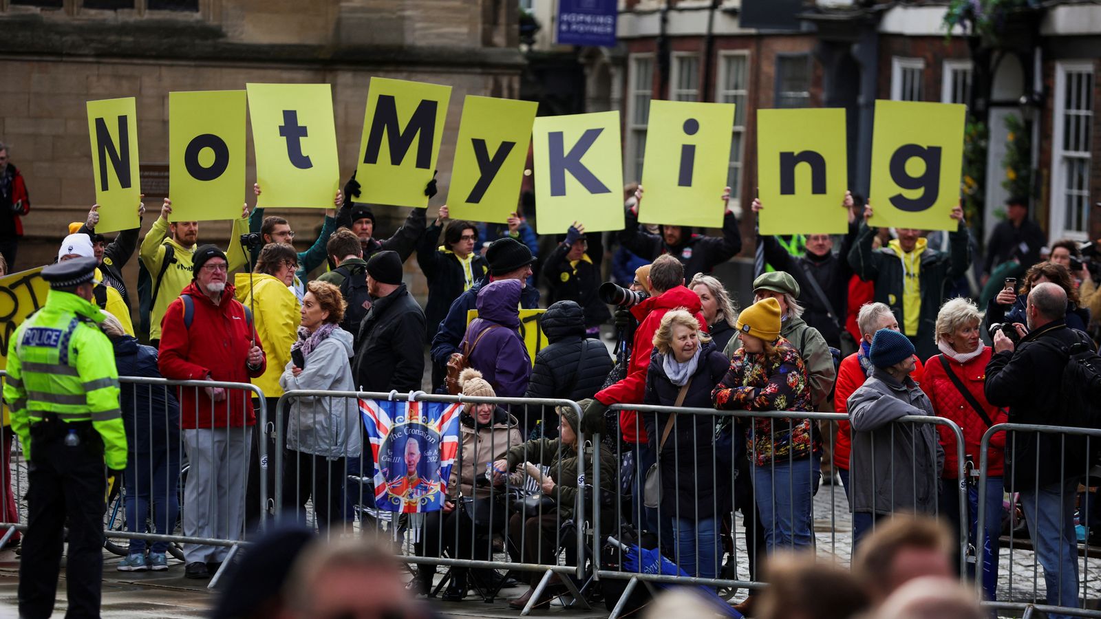 Anti-monarchy group to stage protest along Charles' coronation route ...