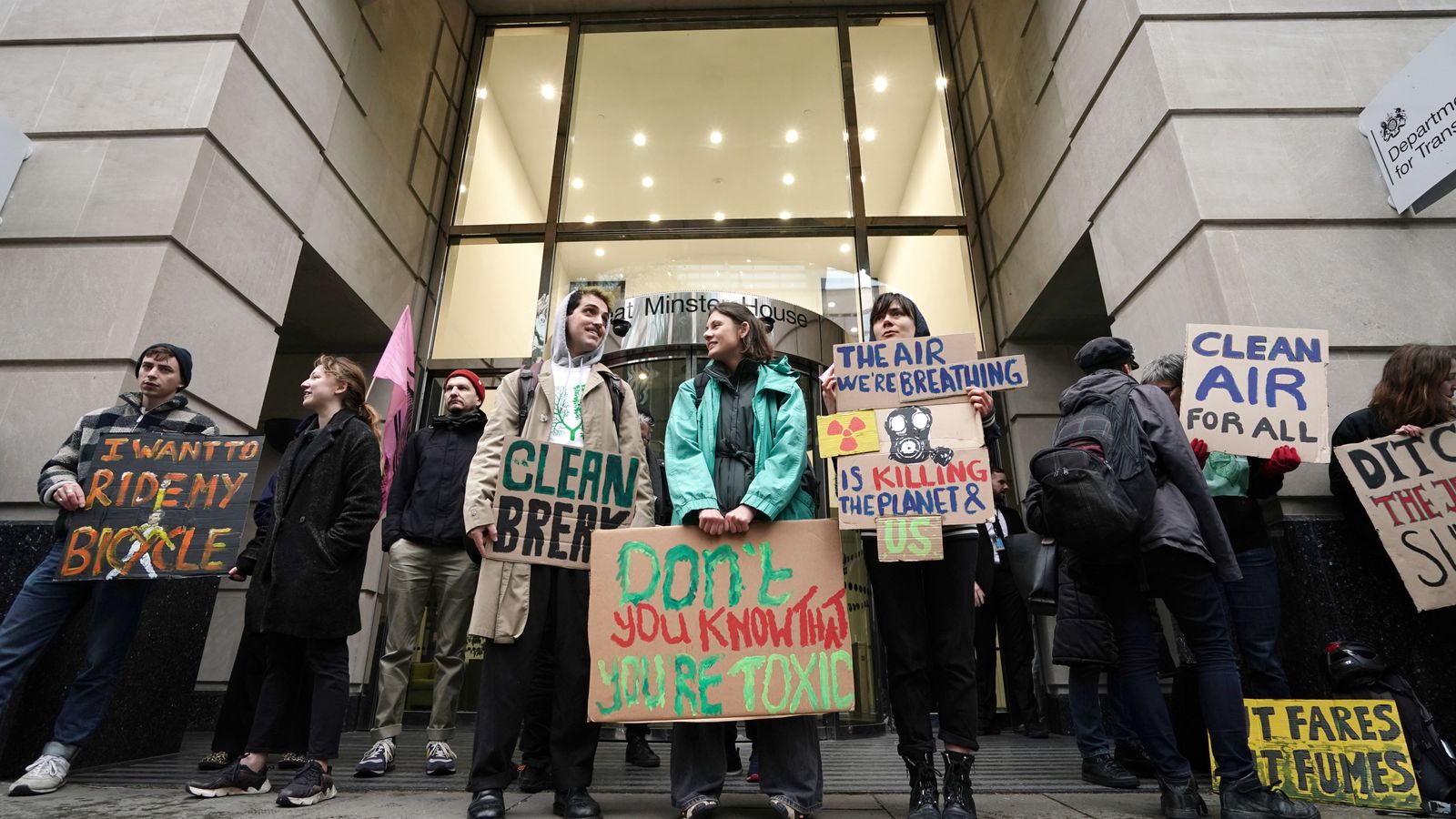 Protests live: Extinction Rebellion issues ultimatum; '50,000 ...