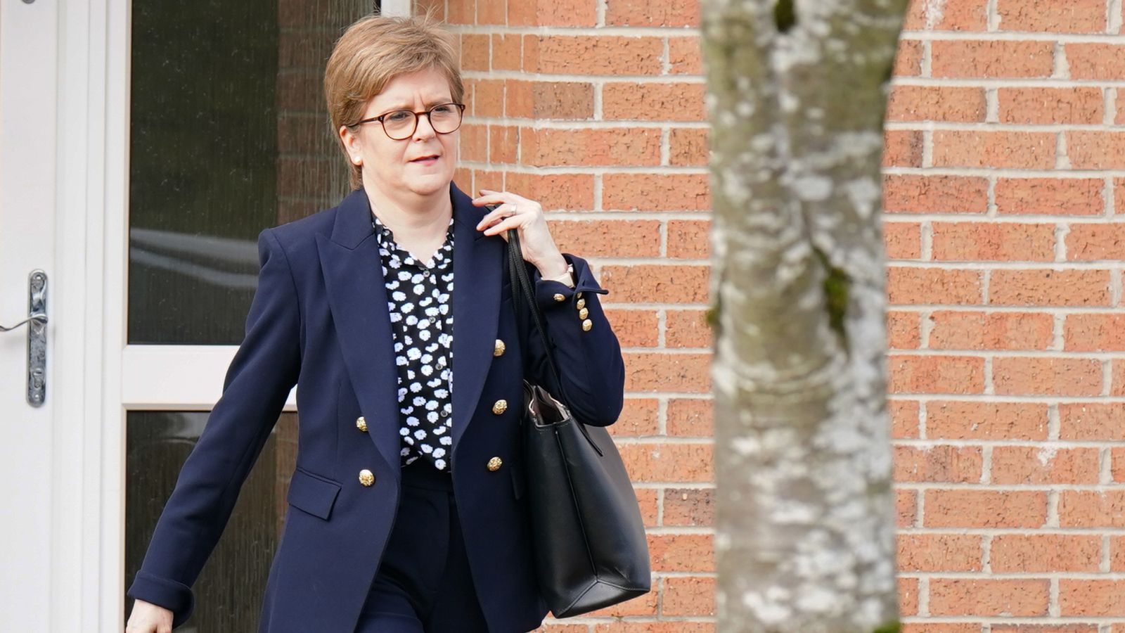 SNP: Prosecutor refuses to say if search of Sturgeon's home was ...