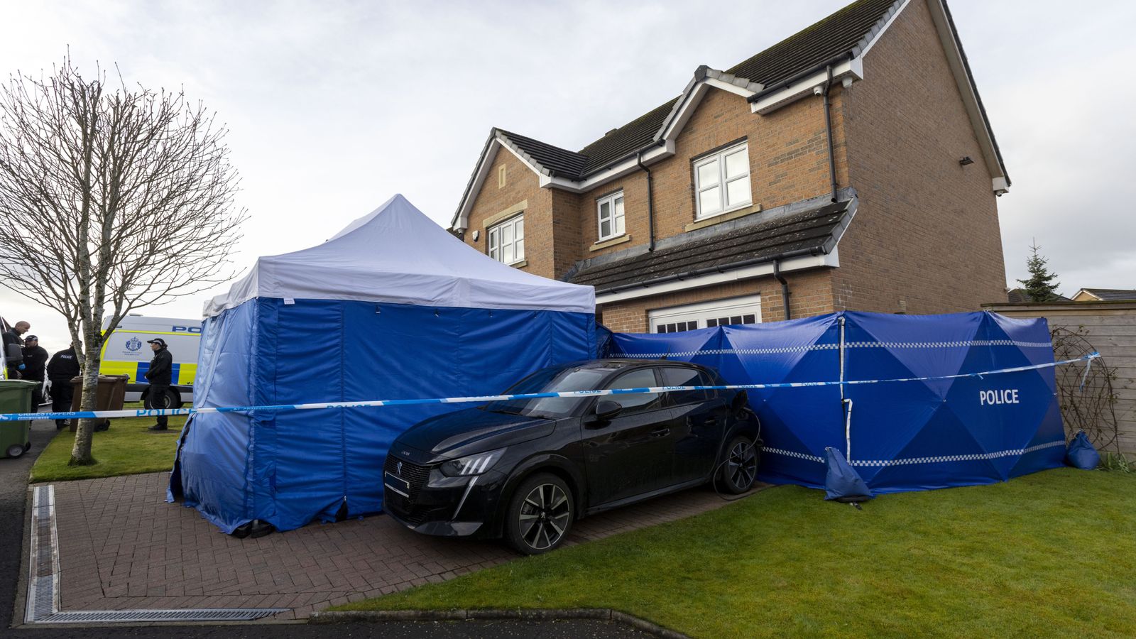Peter Murrell: Detectives at Nicola Sturgeon's house bag up evidence ...
