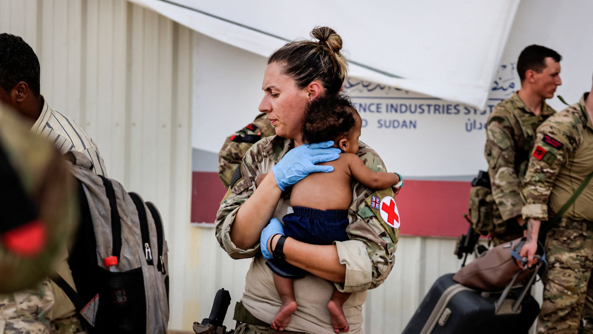 Sudan: Last-minute call for Britons hoping to escape as UK rescue ...