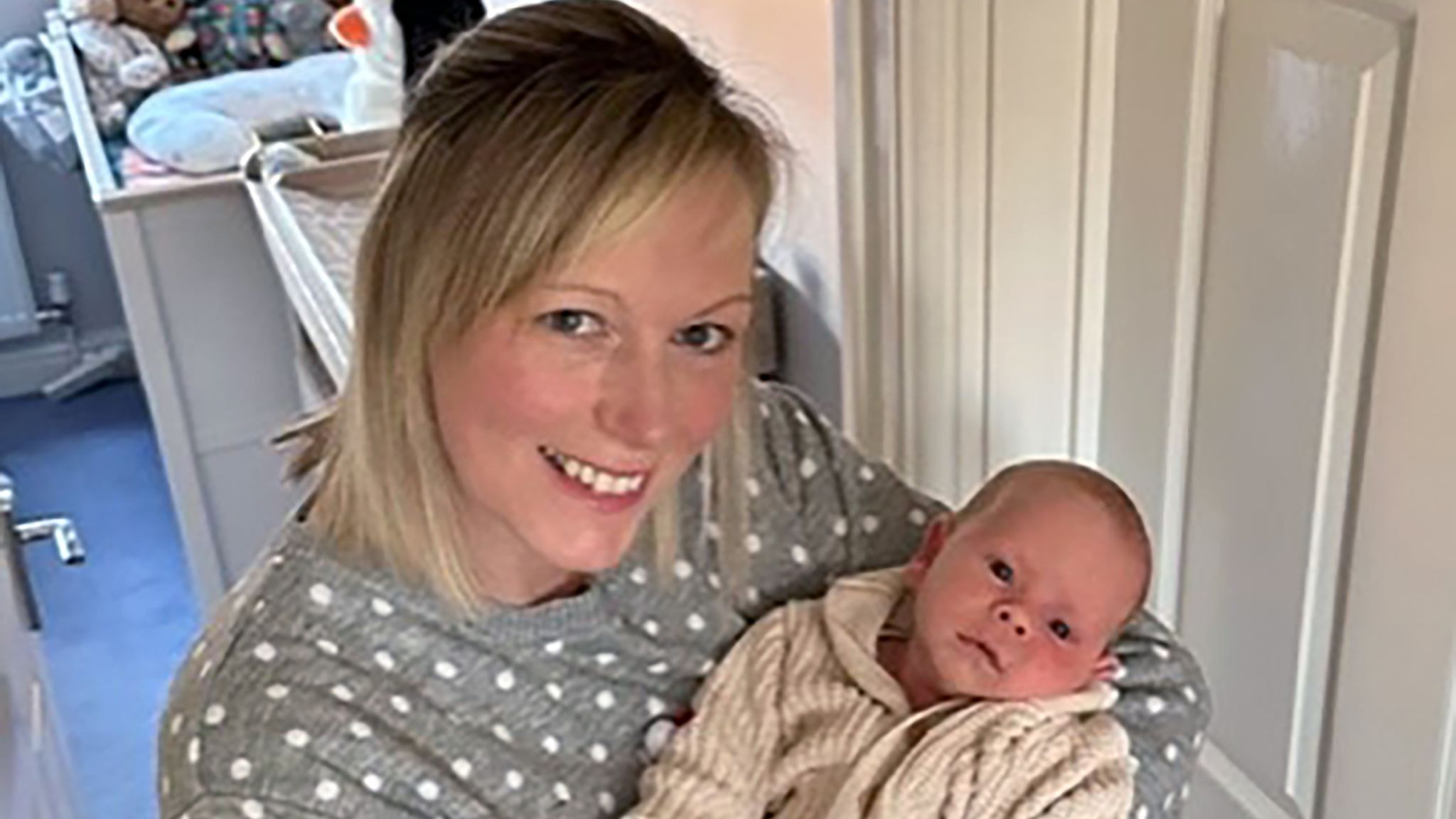 Rare cancer survivor with no ovaries gives birth to 'miracle' baby | UK ...