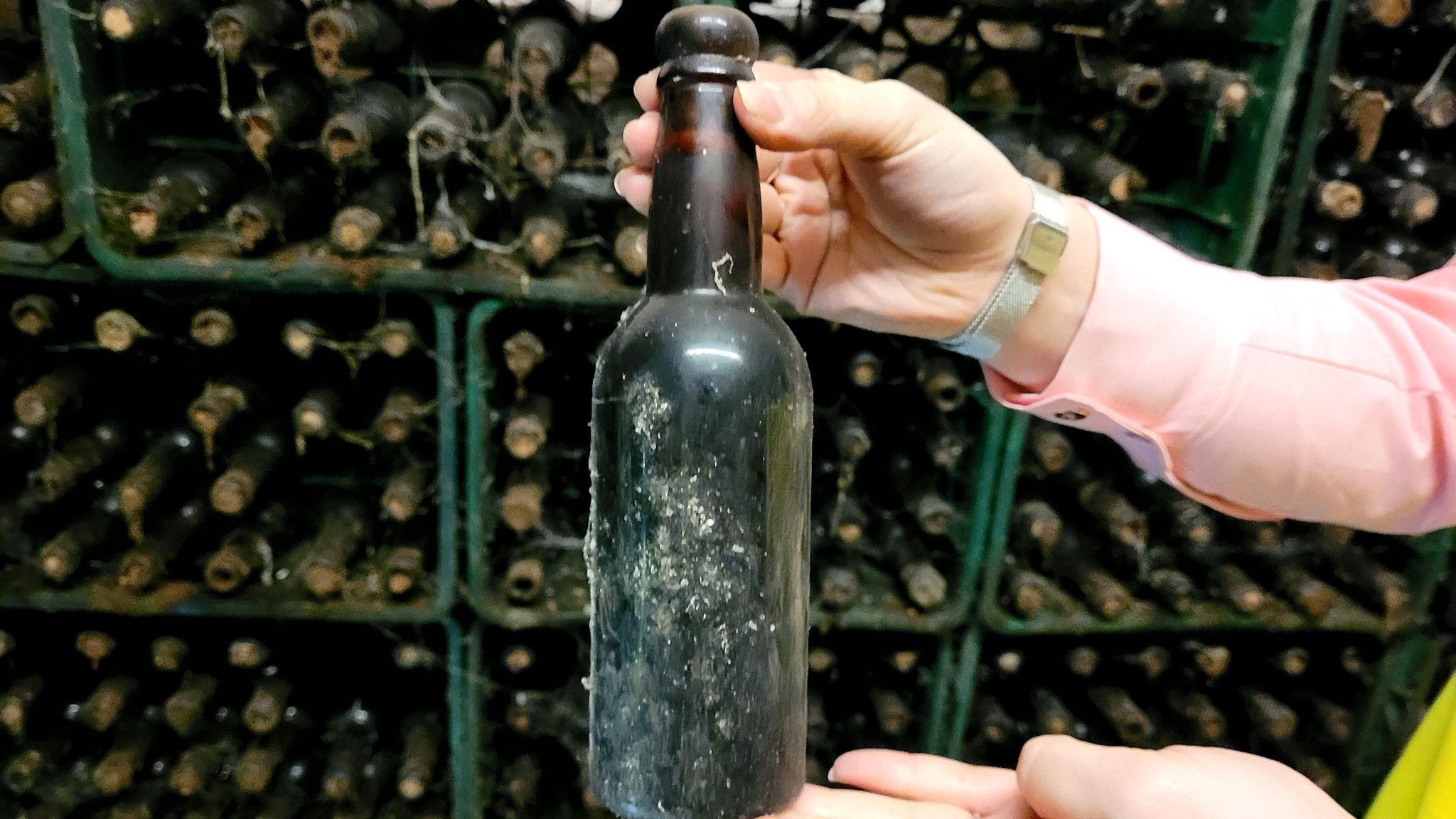 86-year-old ale made for Edward VIII's abandoned coronation to be sold ...