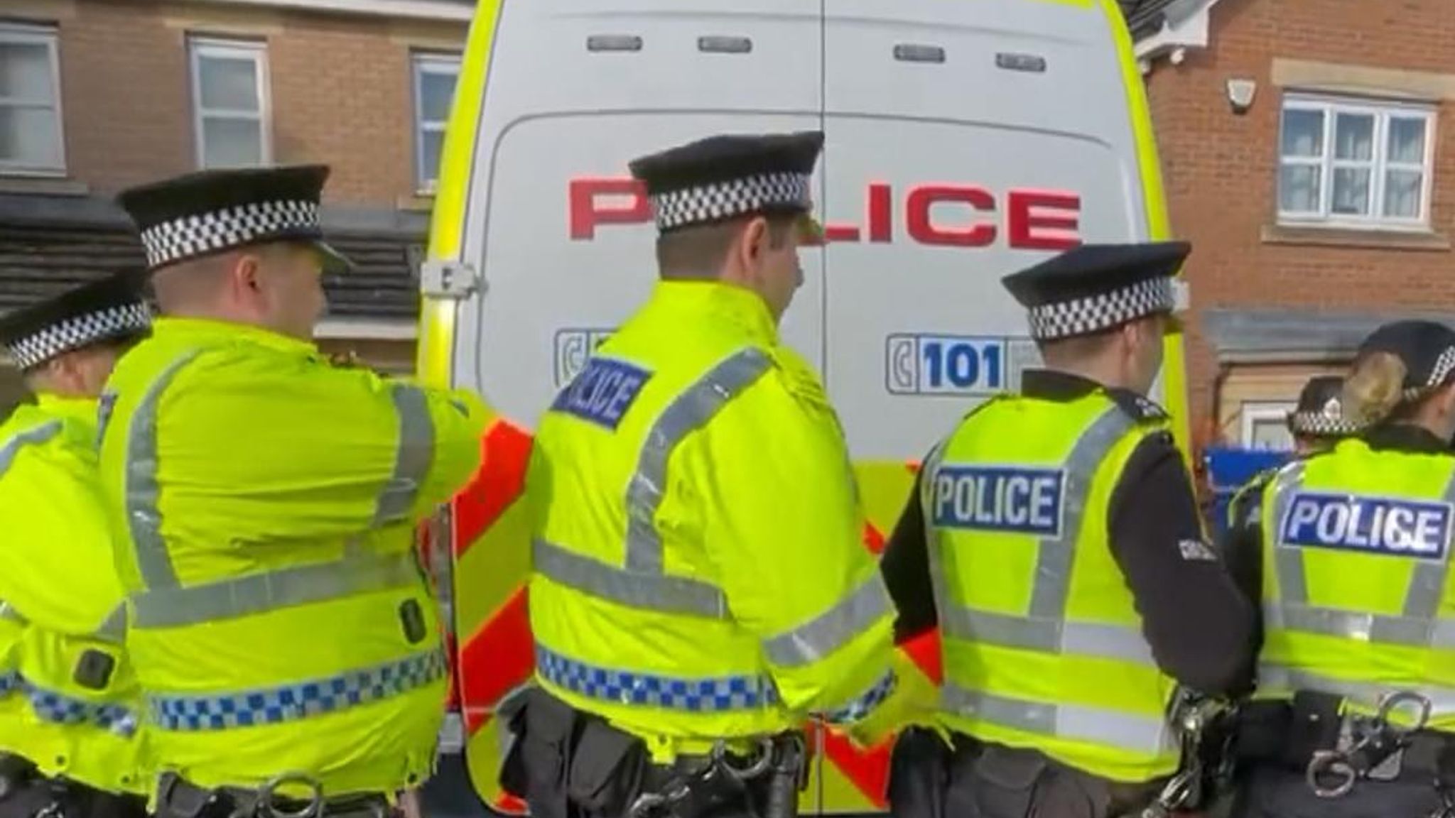 Peter Murrell: Detectives at Nicola Sturgeon's house bag up evidence ...