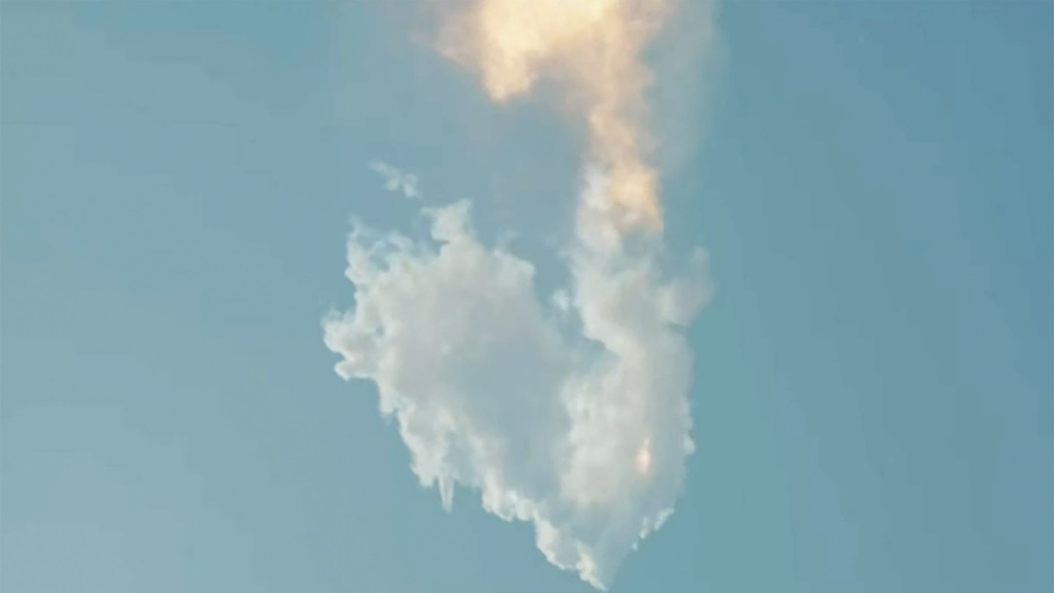 SpaceX's Starship explodes minutes after landmark launch of world's ... SpaceX's Starship explodes minutes after landmark launch of world's ...