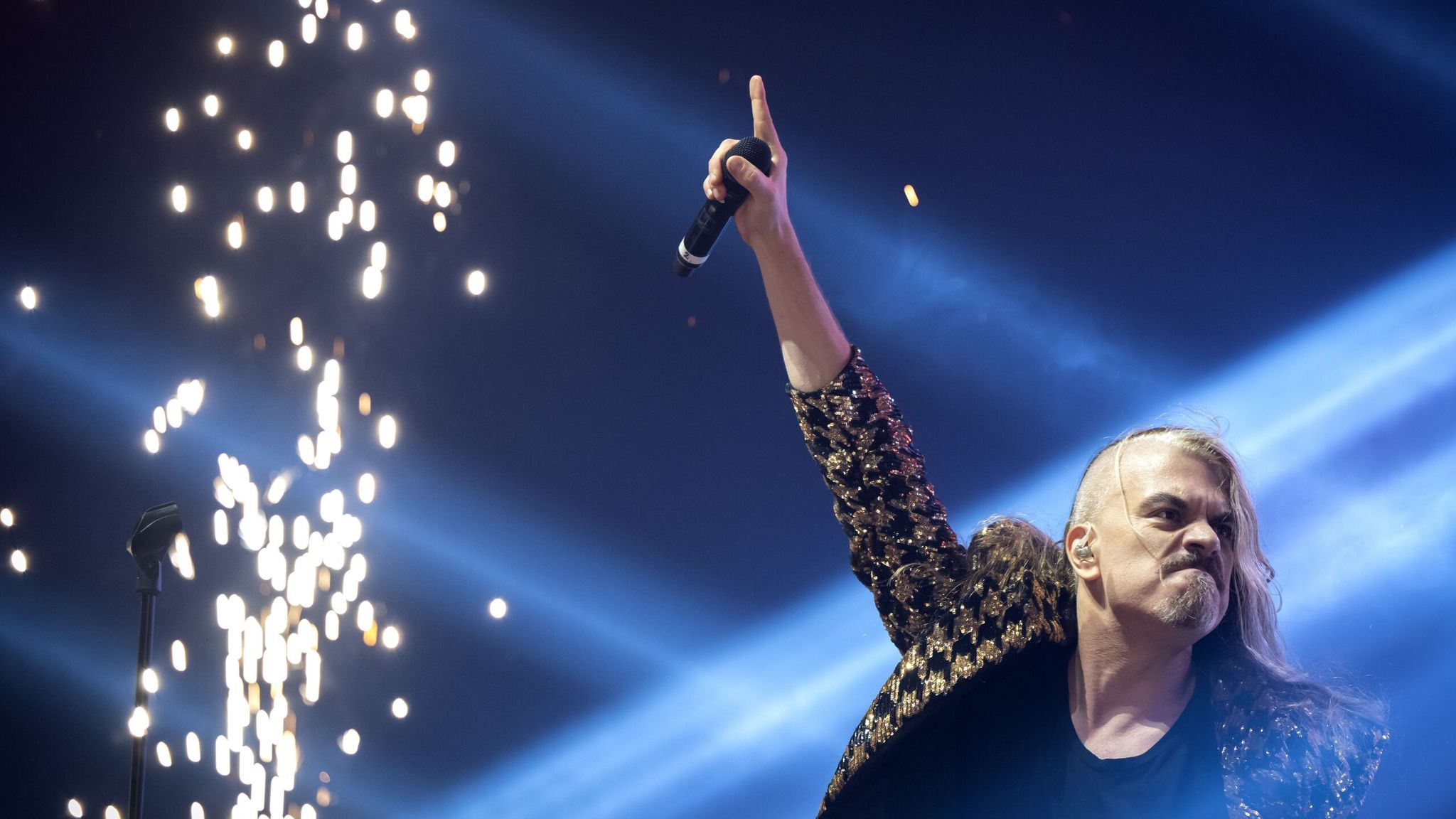 Eurovision hits UK as its stars warm up in front of UK crowd ahead of ...