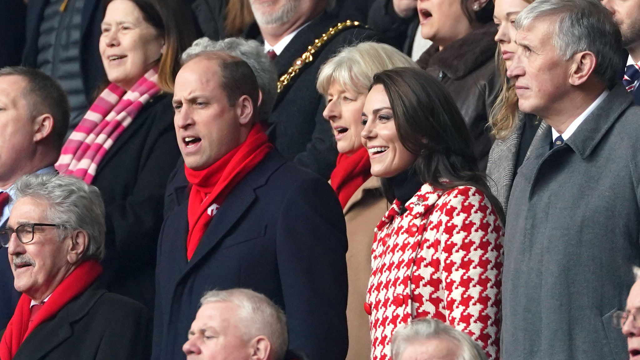 'Prince of Wales' row: Why thousands of people want inherited title to ...