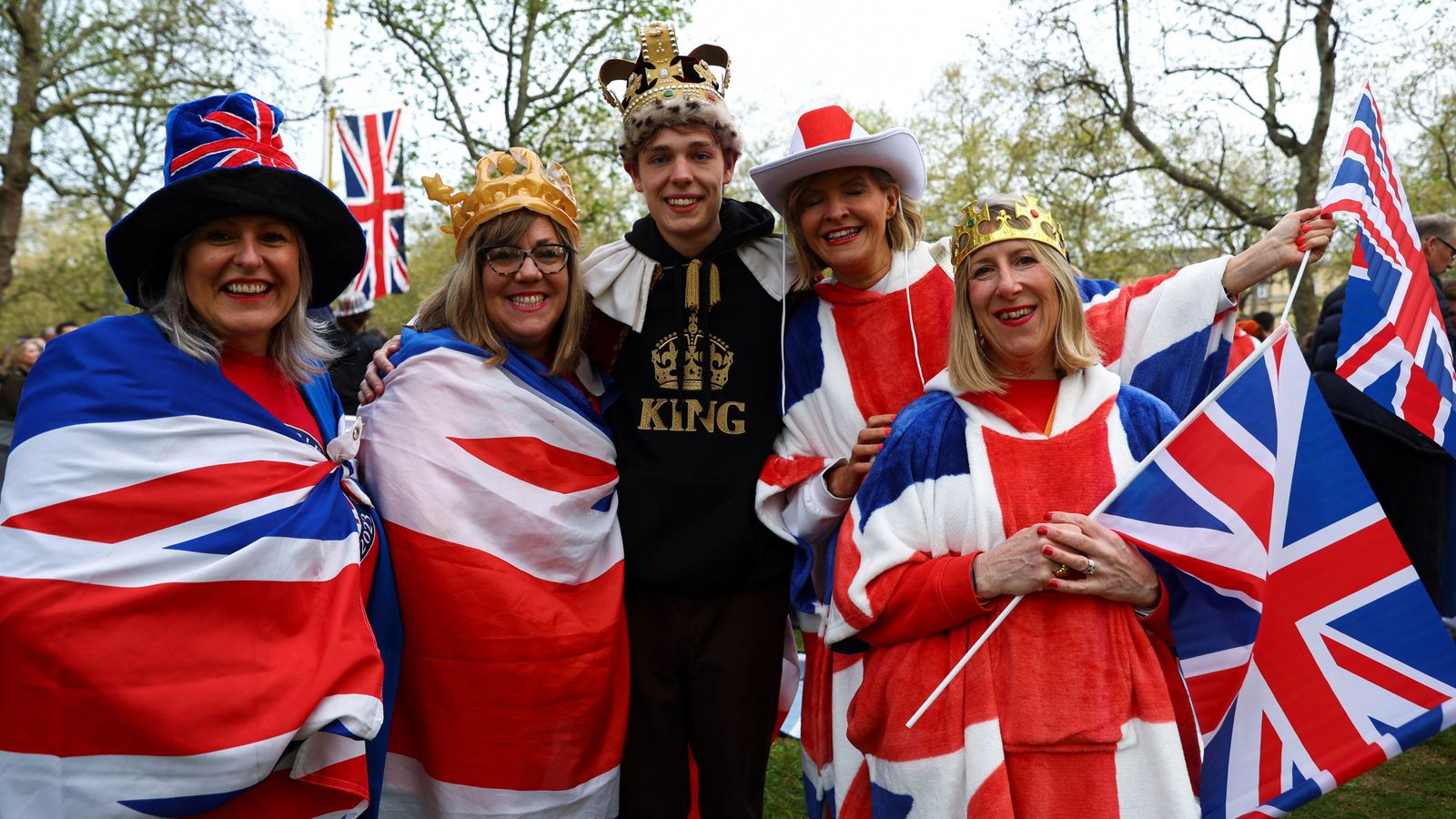 The King crowned by Archbishop of Canterbury in historic coronation at ...