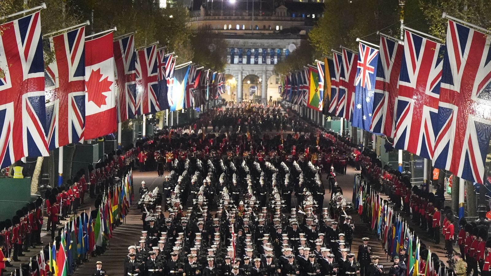 Early morning coronation rehearsals feature drumming soldiers and state ...
