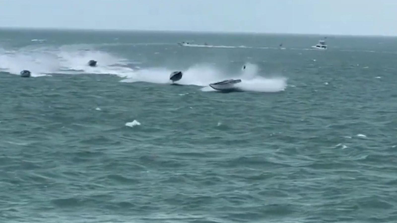 Florida: Rough seas cause speedboats to flip during 7 Mile Offshore ...