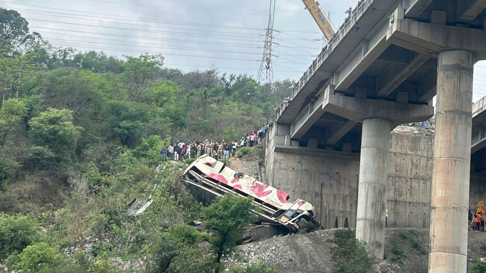 Ten people killed after 'overloaded' bus falls into gorge in India ...