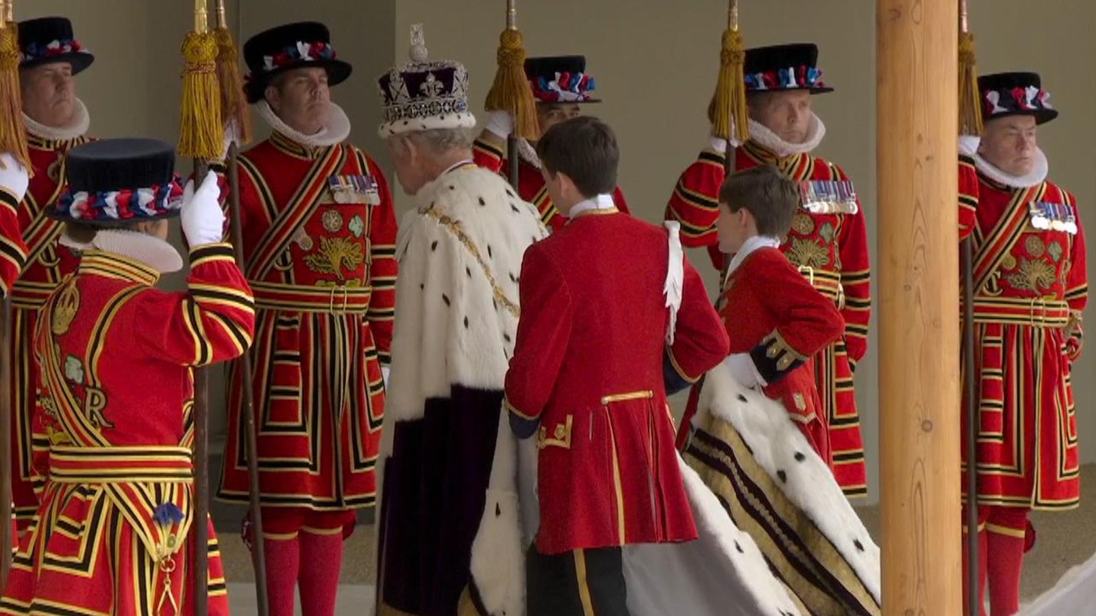 The King crowned by Archbishop of Canterbury in historic coronation at ...