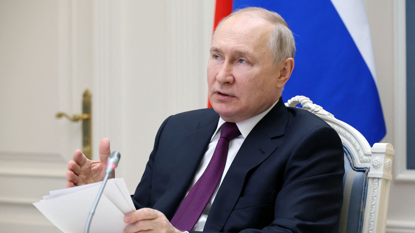 'We're not going away': PM delivers 'straightforward' message for Putin ...