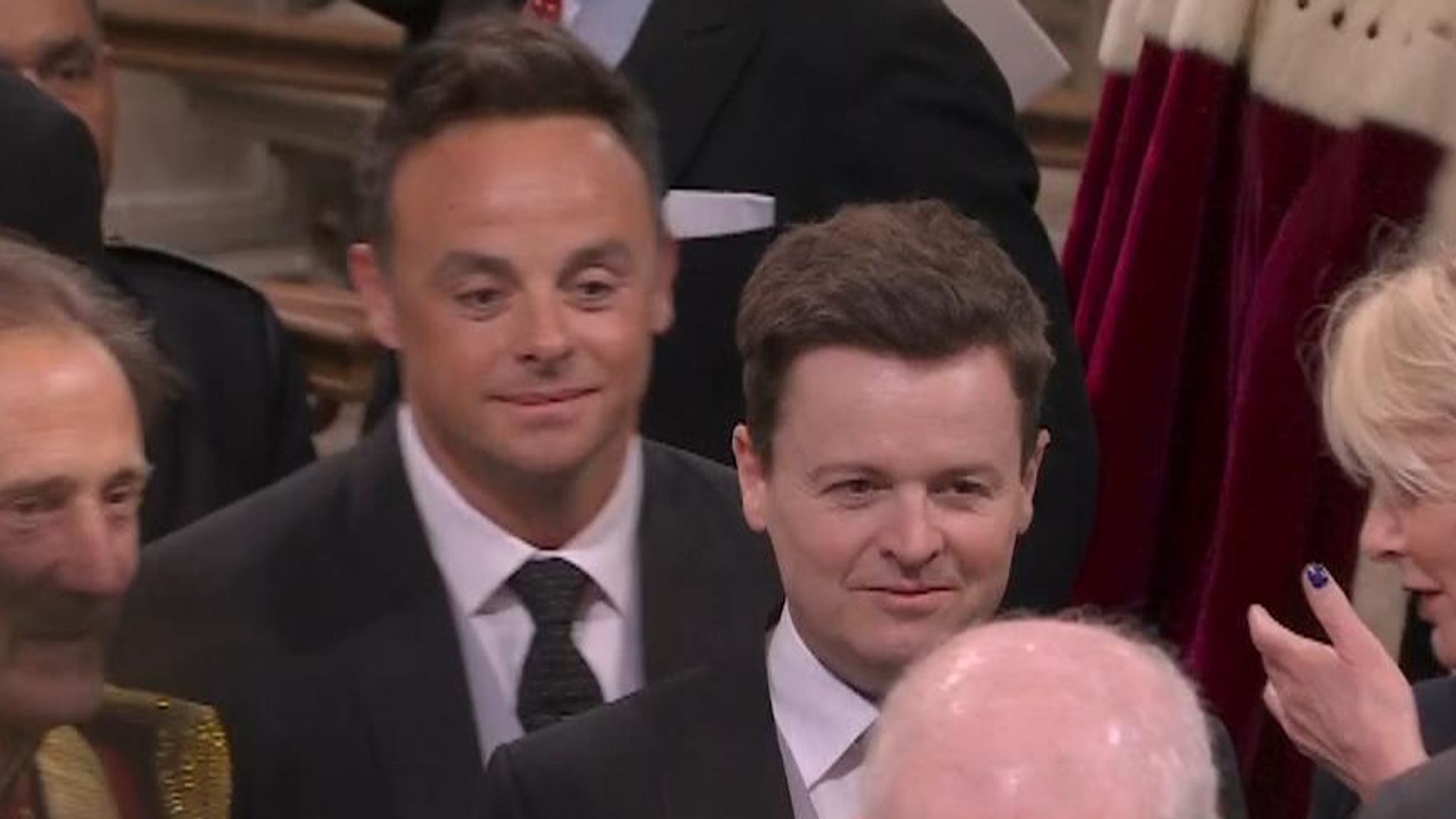 King swears the Coronation Oath after thousands of wellwishers clap and ...