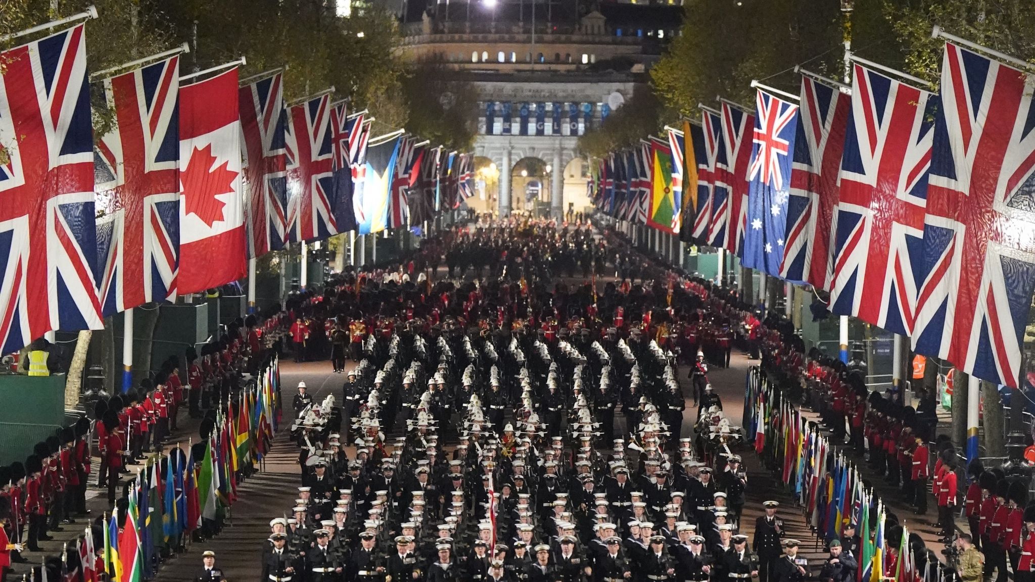 Early morning coronation rehearsals feature drumming soldiers and state ...
