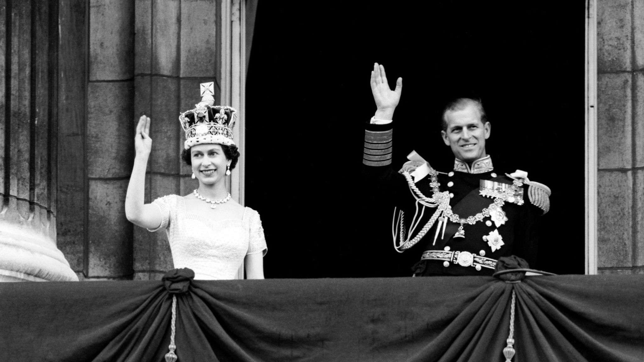King's coronation: Moments that mirrored Queen Elizabeth II's ceremony ...