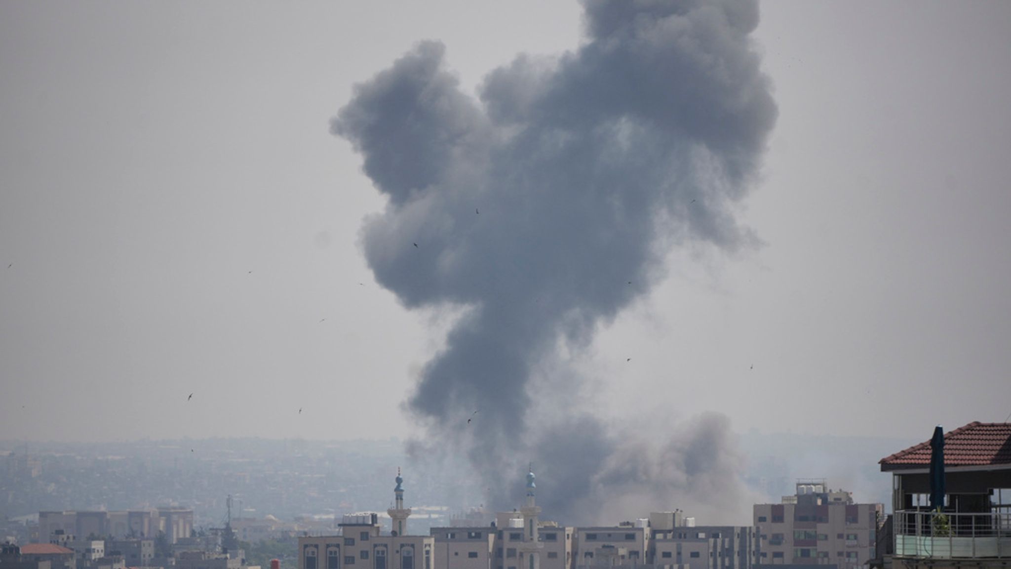 Israel-Palestine conflict: One dead and five wounded as Gaza launches ...