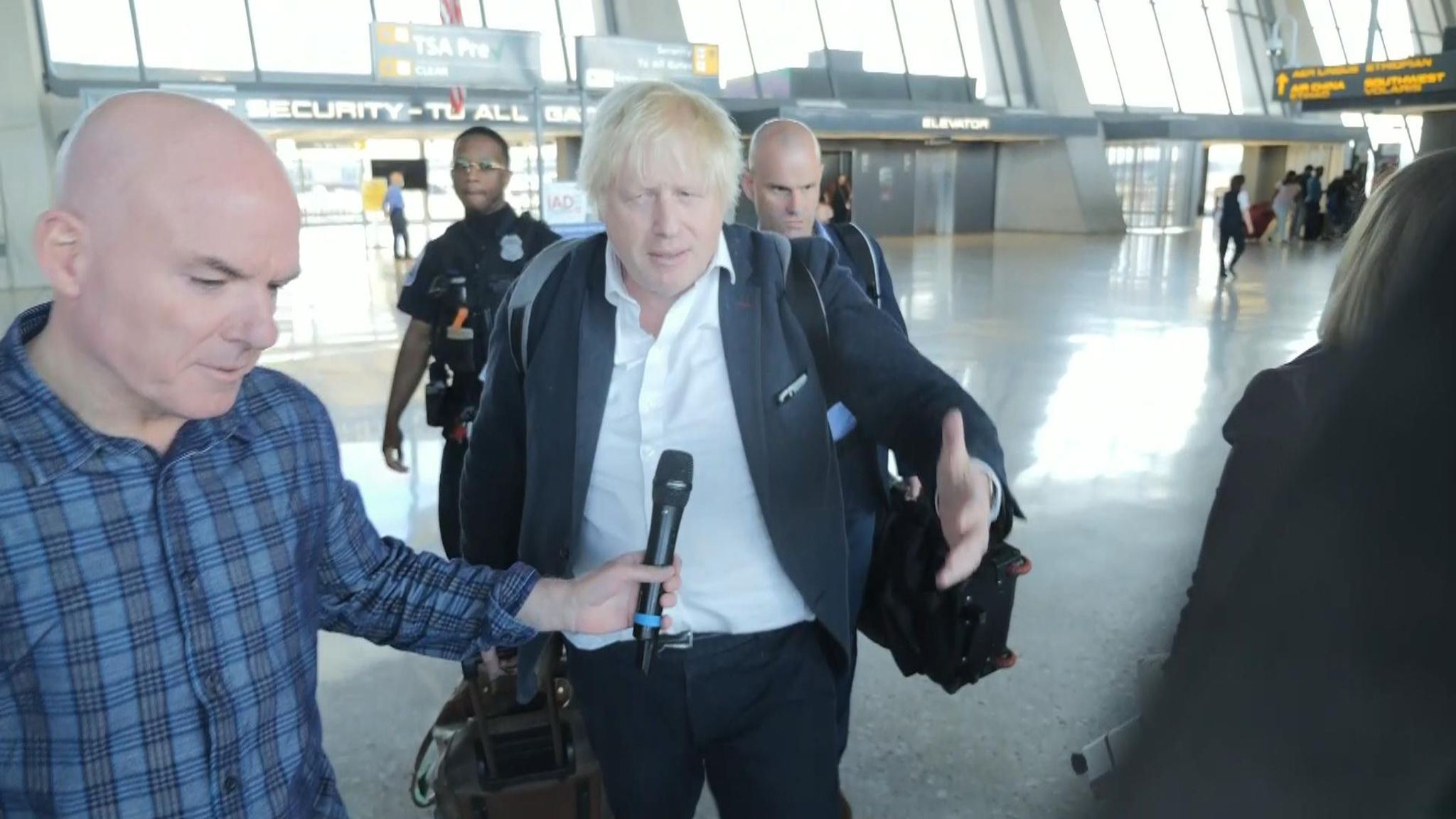 How Boris Johnson was 'doorstepped' in US - and the key question he ...
