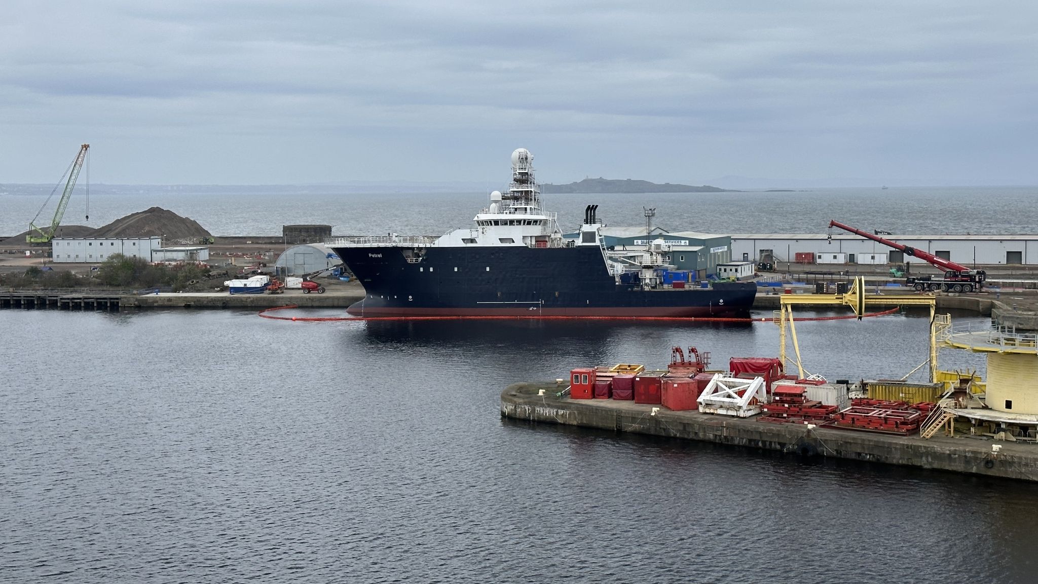 Ship that toppled over in Edinburgh dry dock injuring 35 people finally ...