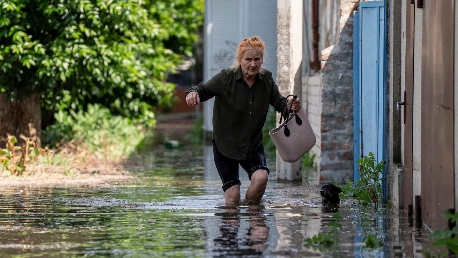 Ukraine War: 'Russia shelling civilians' as thousands flee floods ...