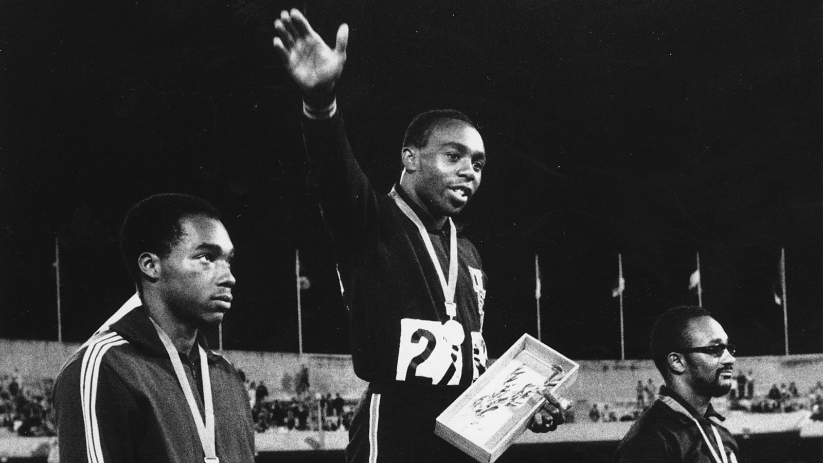 Jim Hines: First sprinter to run 100m in under 10 seconds dies aged 76 ...