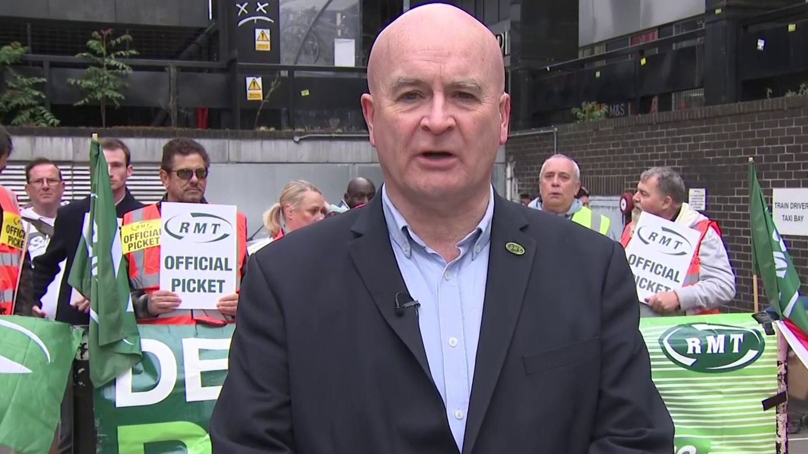 Rail strikes: Govt 'making working people poorer' - Mick Lynch | News ...