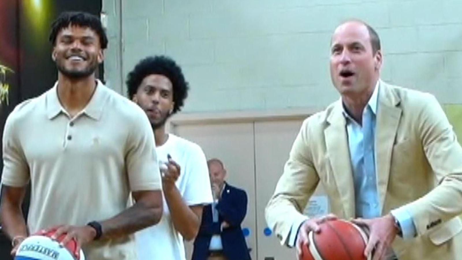 Watch Prince William shoot hoops with England football star Tyrone ...