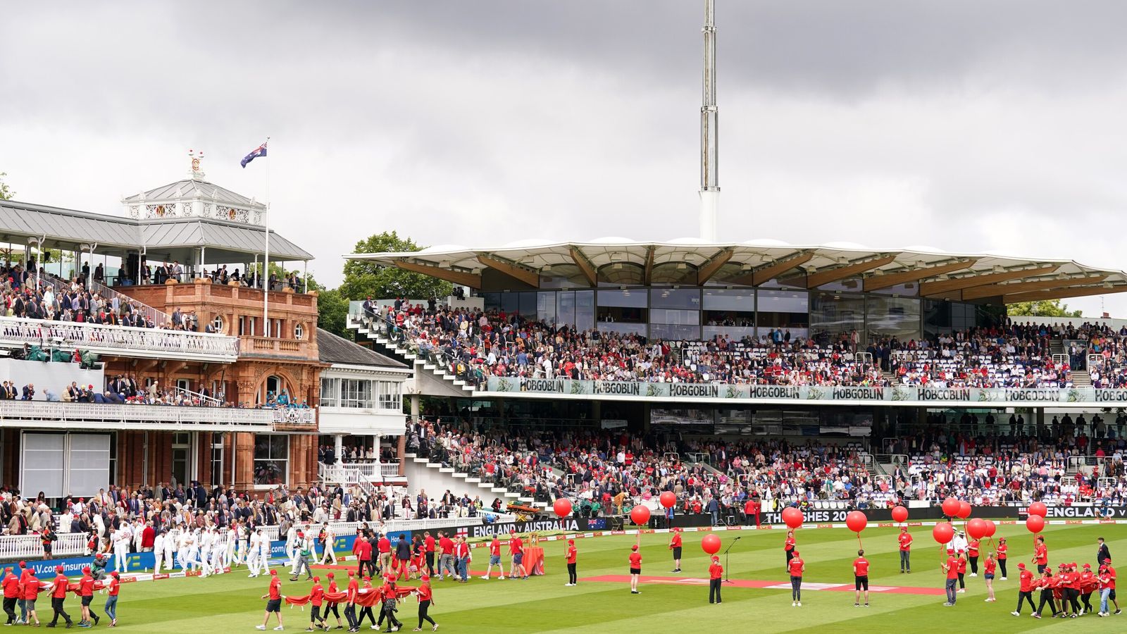 England cricketers wear 'Red for Ruth' as Sir Andrew Strauss's late ...