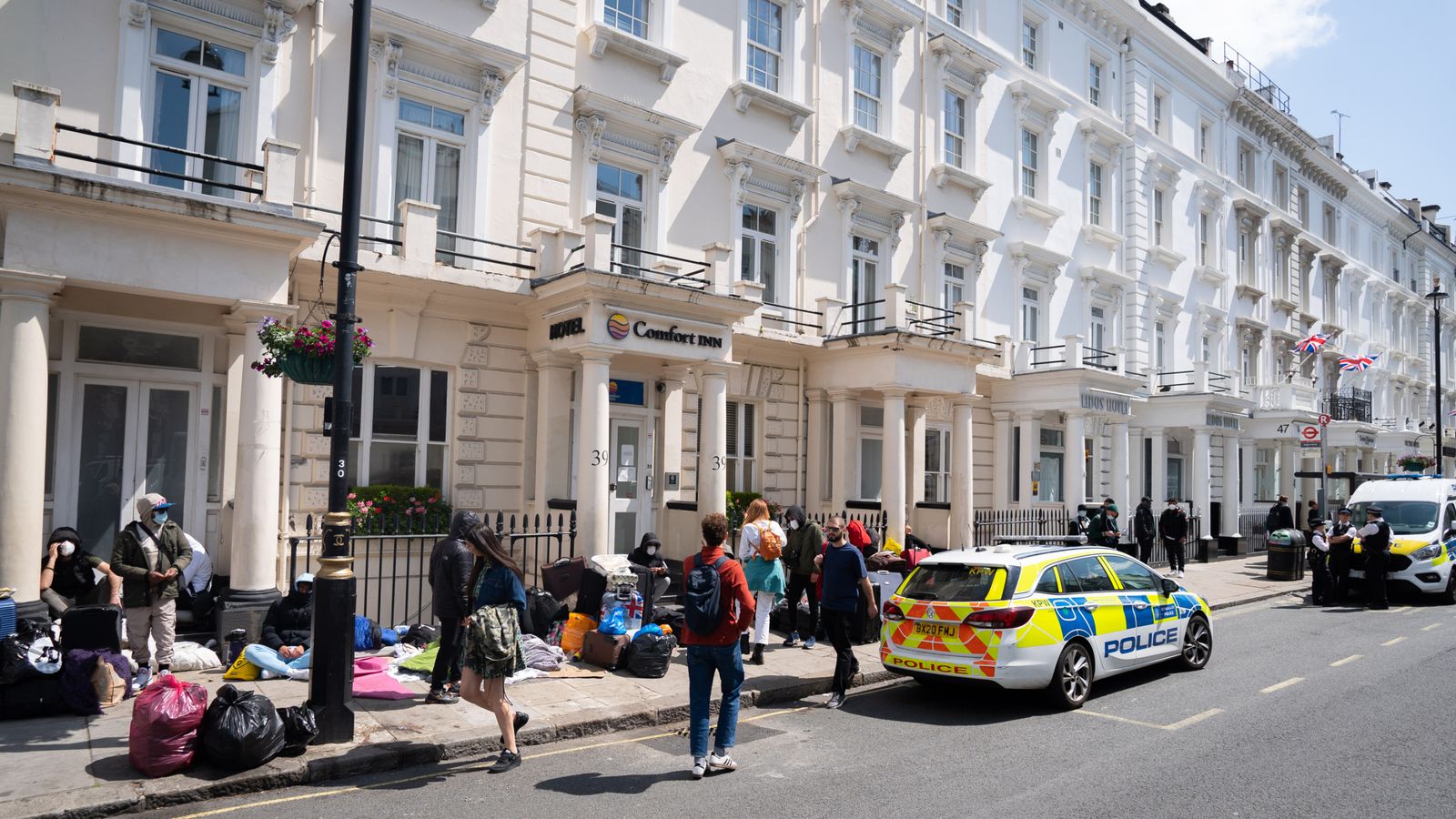 Large group of refugees 'left on the street' in Westminster for two ...