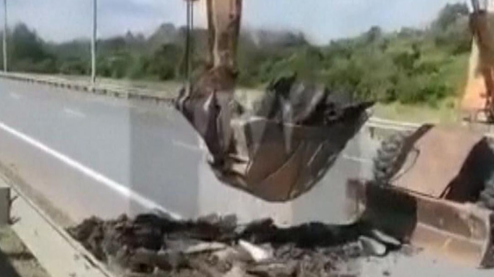 Russia creates roadblocks amid advance of Wagner rebel troops | World ...