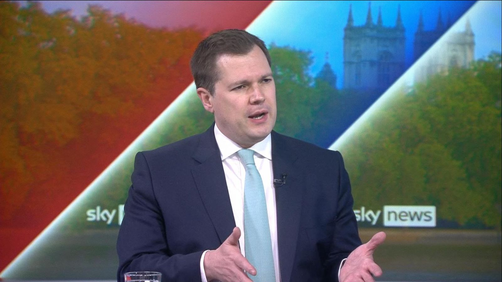 'Hundreds' of Albanian migrants returned under 'gold-standard' deal ...