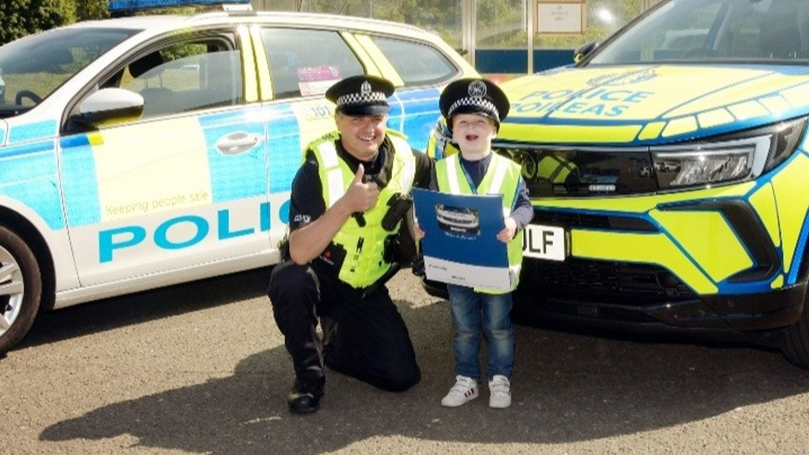 Birthday surprise for boy recruited by Glenrothes police to find 'lost ... Birthday surprise for boy recruited by Glenrothes police to find 'lost ...