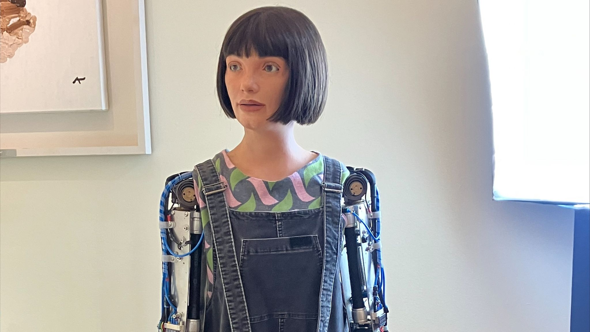 Ai-Da the world's first humanoid robot creates beautiful but ...