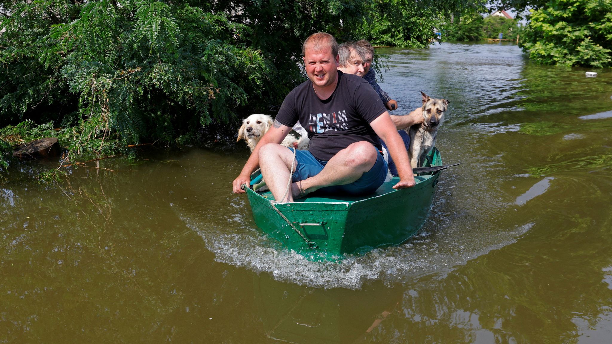 Ukraine war: Volodymyr Zelenskyy attacks Vladimir Putin as shells kill ...