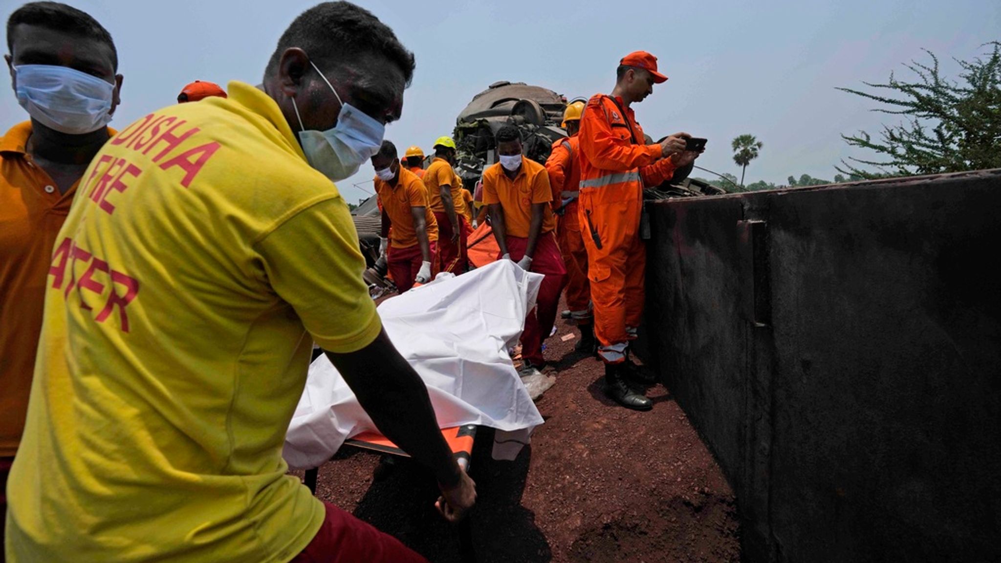 India train crash: At least 288 killed and hundreds injured in Odisha's ...