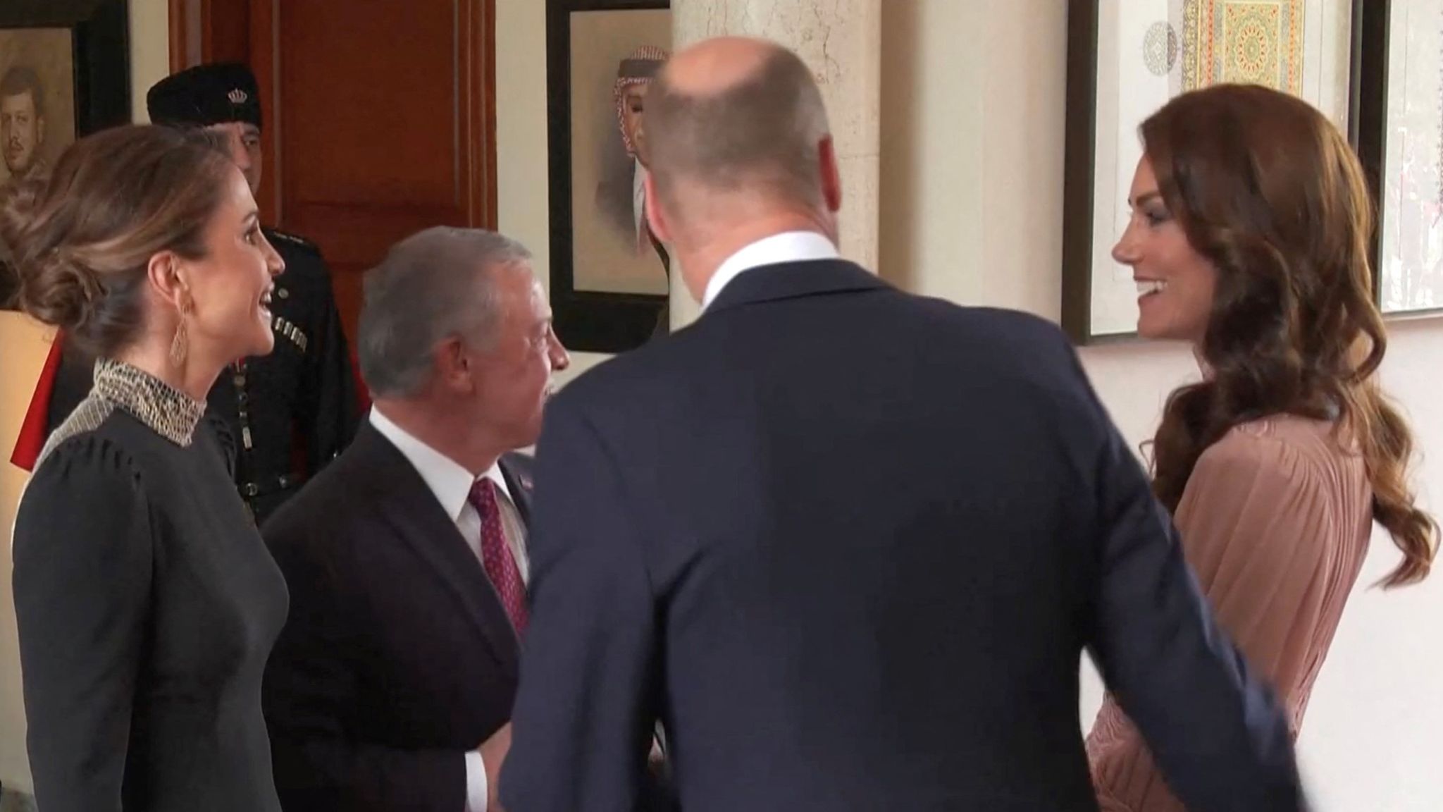 Prince William and Kate surprise guests at Jordan royal wedding | UK ...