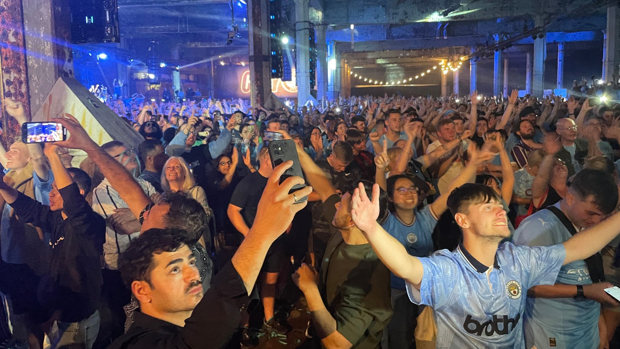 6,000 City fans gathered in Manchester to watch the Champions League ...