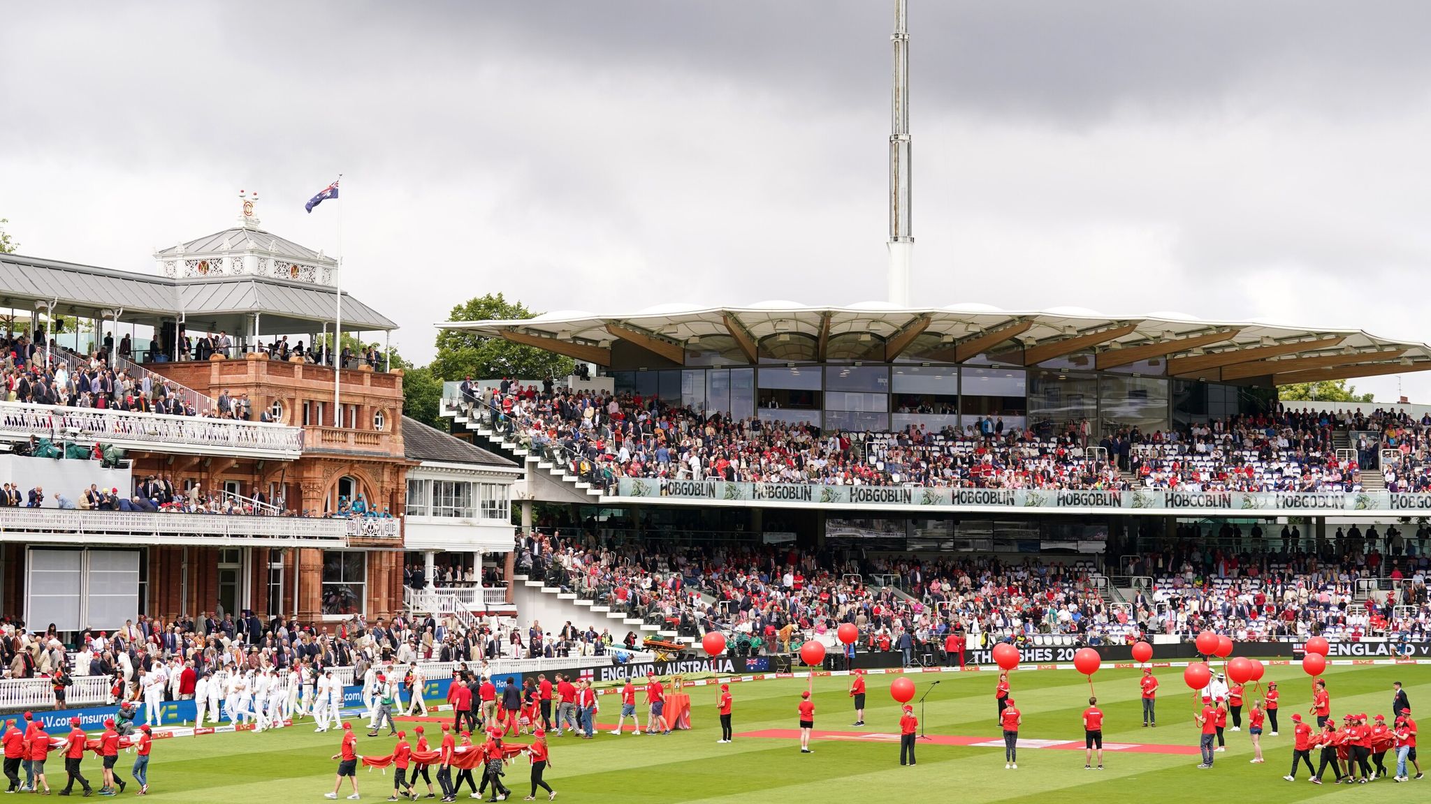 England cricketers wear 'Red for Ruth' as Sir Andrew Strauss's late ...